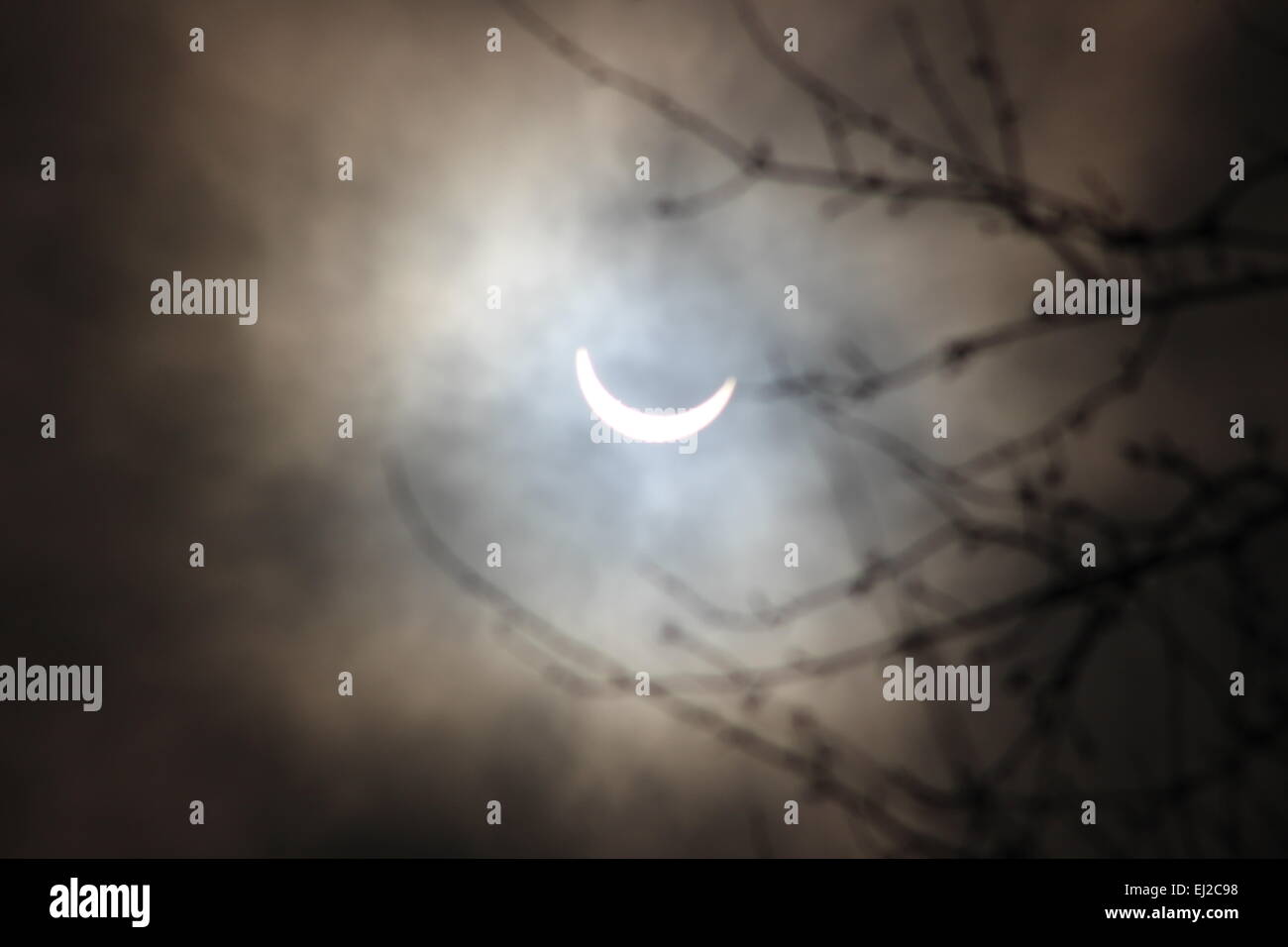 Partial Solar Eclipse in the UK, 20th March 2015 Stock Photo - Alamy