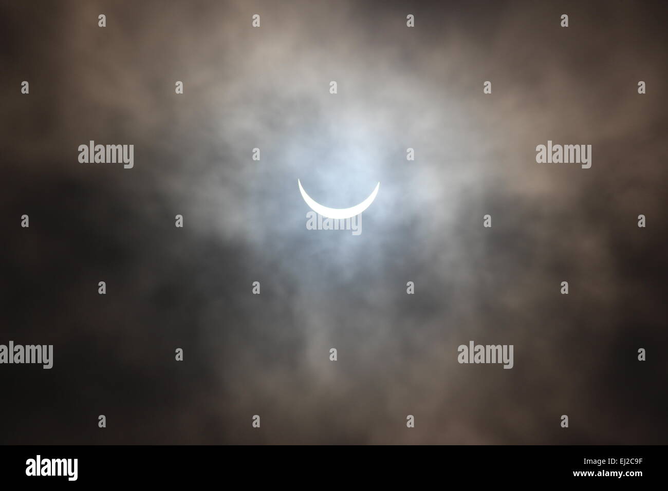 Partial Solar Eclipse in the UK, 20th March 2015 Stock Photo - Alamy