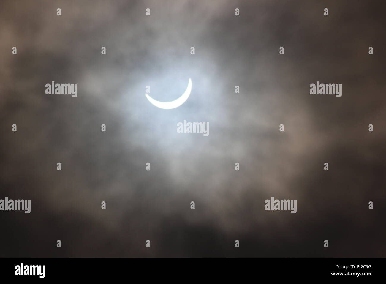 Partial Solar Eclipse in the UK, 20th March 2015 Stock Photo - Alamy