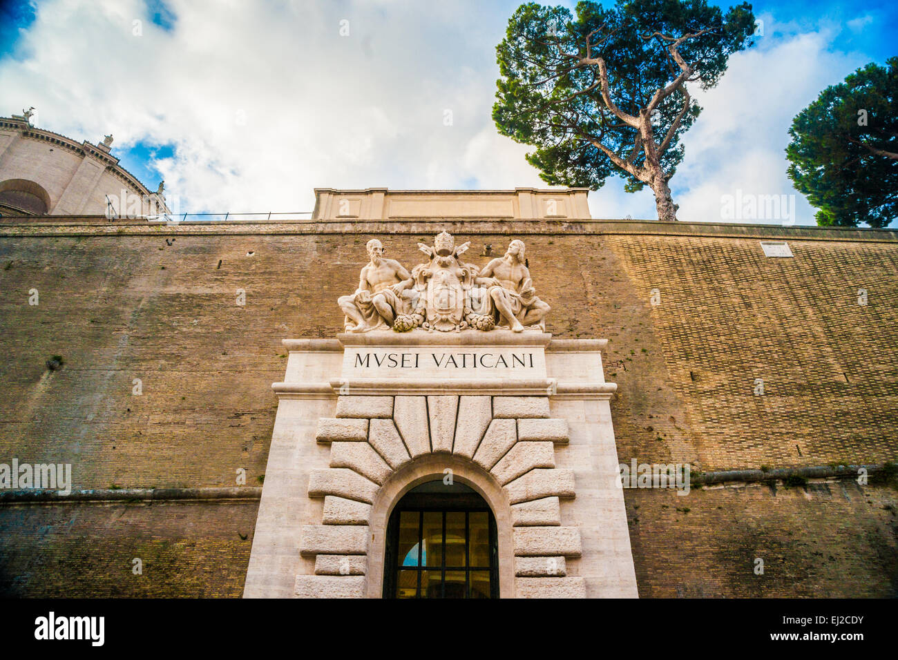 Entrance vatican museums vatican city hi-res stock photography and ...