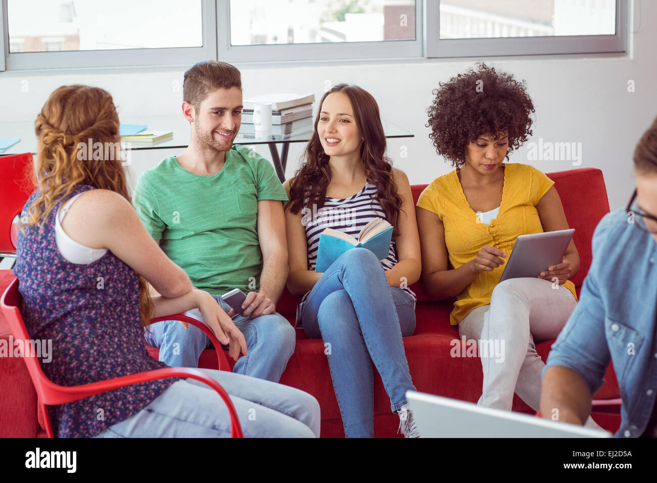 College students chatting classroom hi-res stock photography and images ...