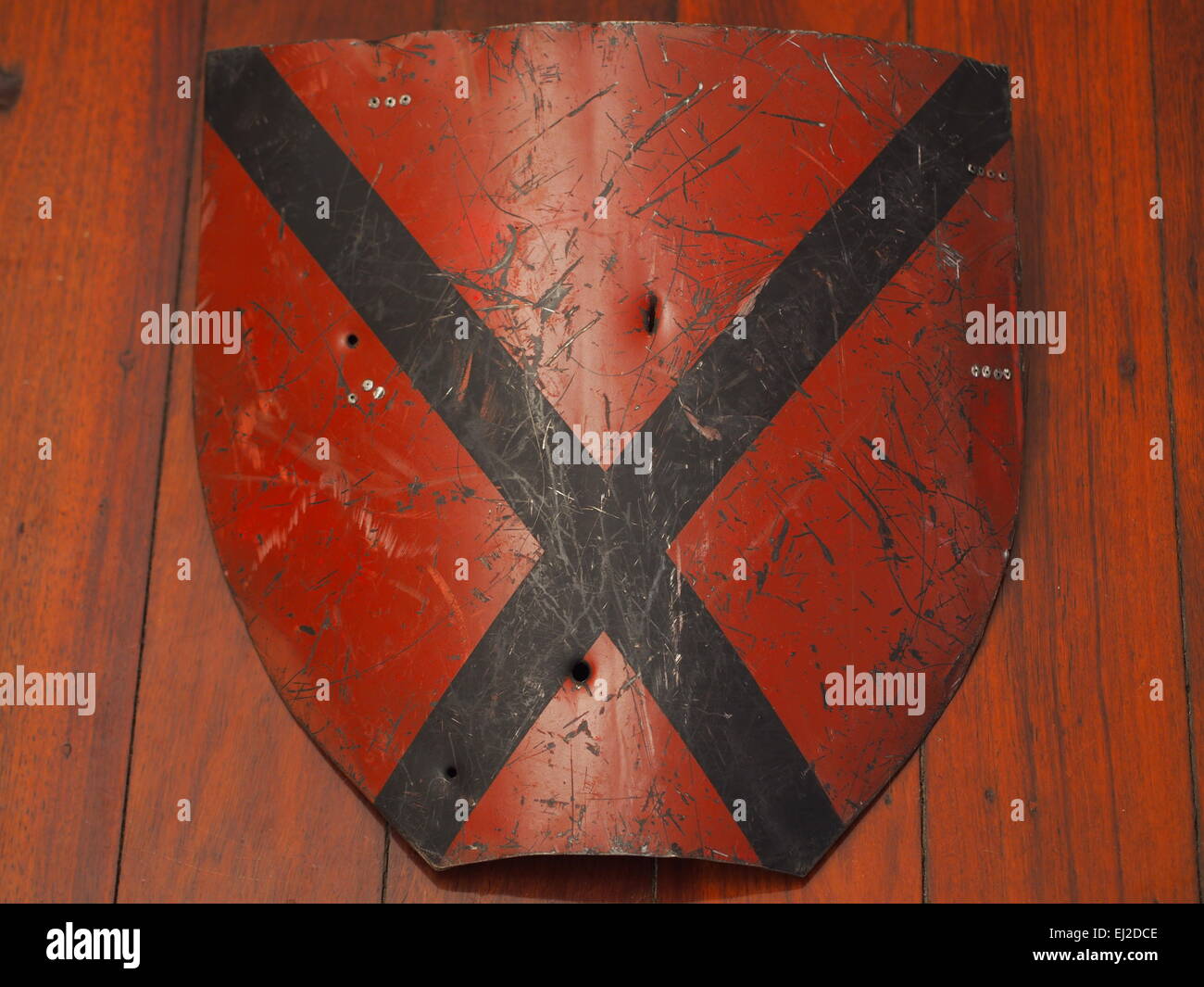 Knights shield hi-res stock photography and images - Alamy