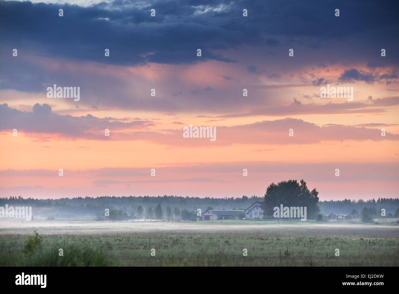 Fog and sunset hi-res stock photography and images - Alamy