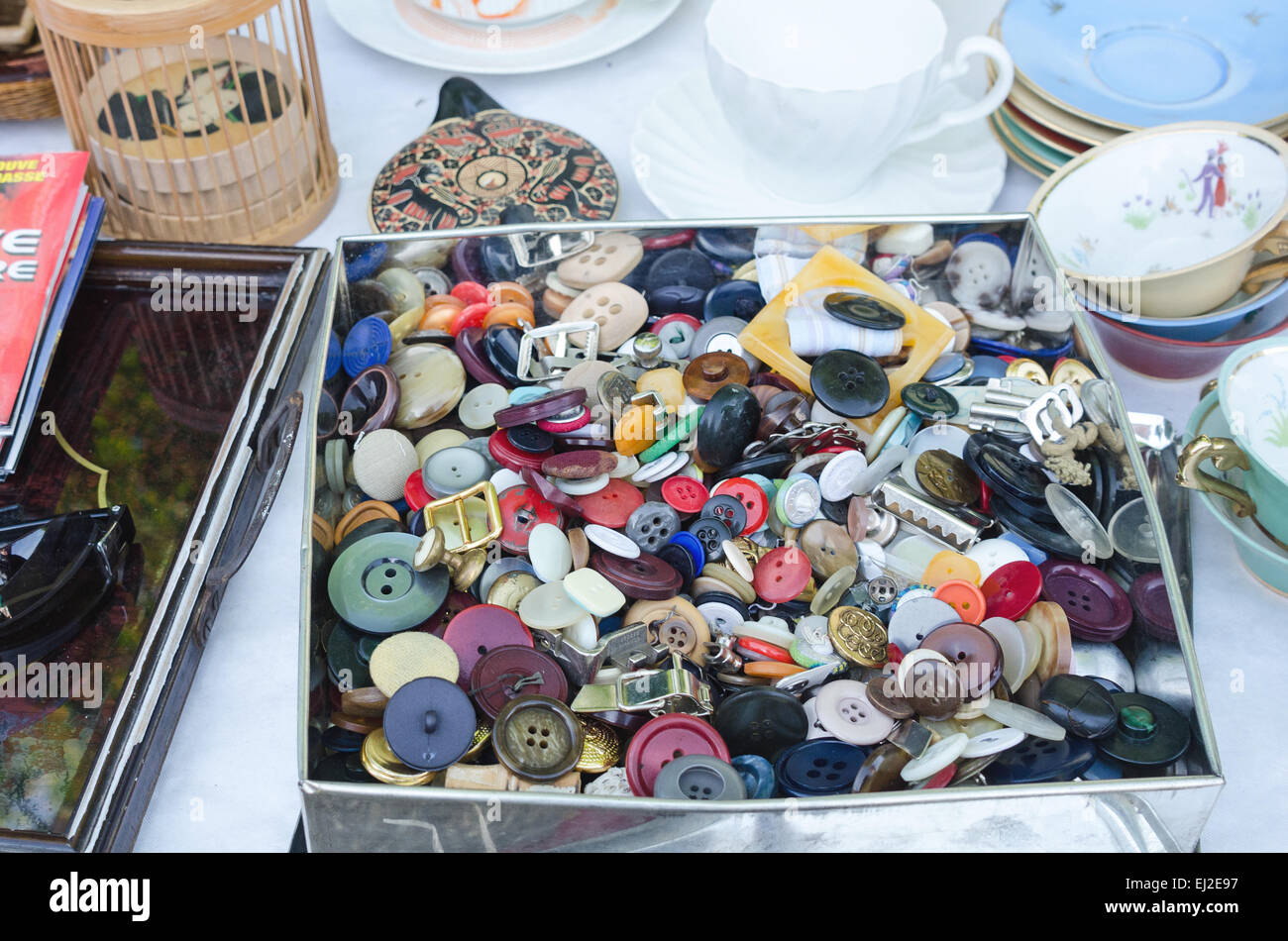 Vintage buttons hi-res stock photography and images - Alamy