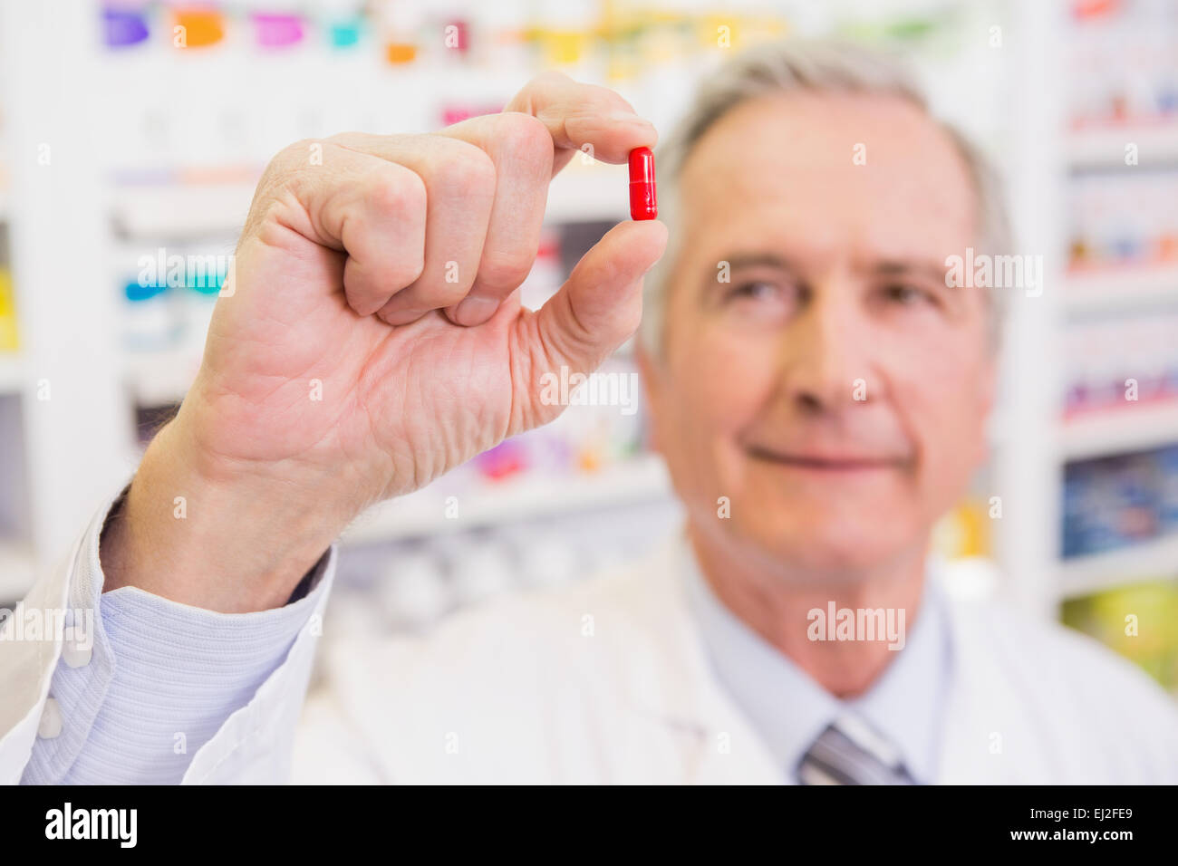 Pharmacist pill hi-res stock photography and images - Alamy