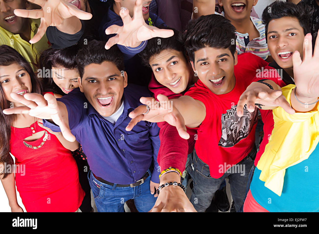 Crowd looking up cheering hi-res stock photography and images - Alamy