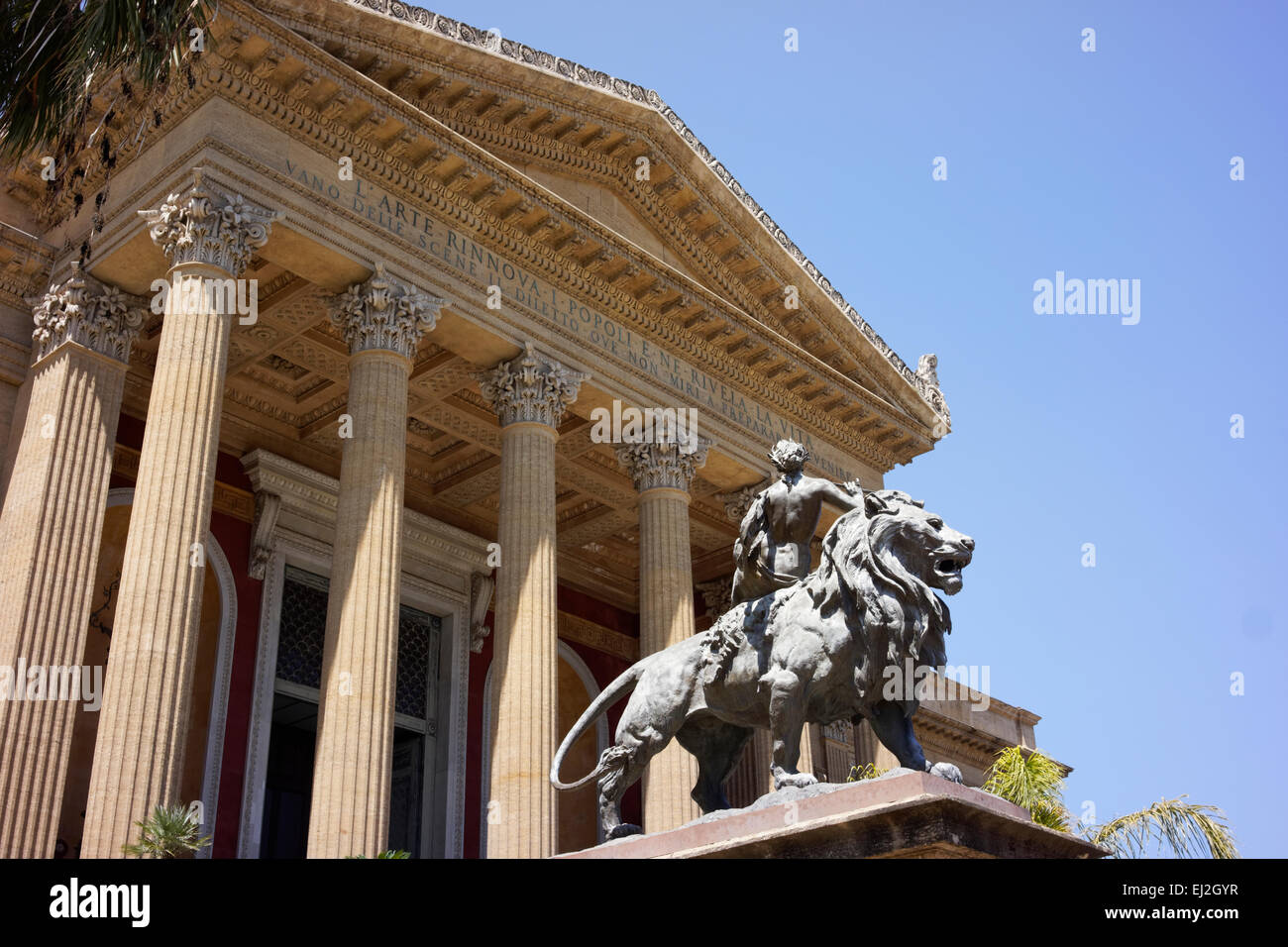 Opera house, Teatro Massimo in Palermo, Sicily Stock Photo - Alamy