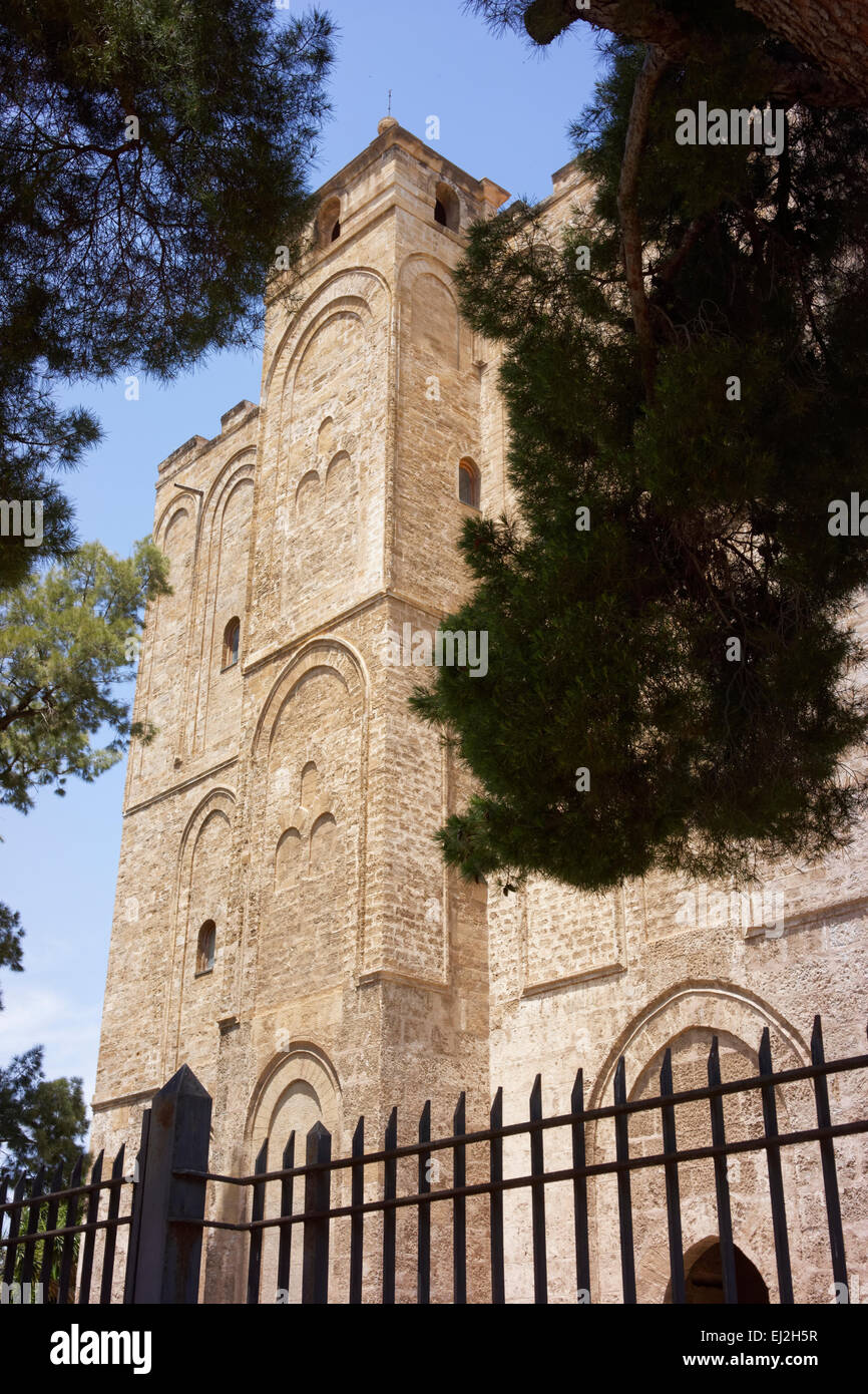 Zisa castle in Palermo, Sicily Stock Photo - Alamy