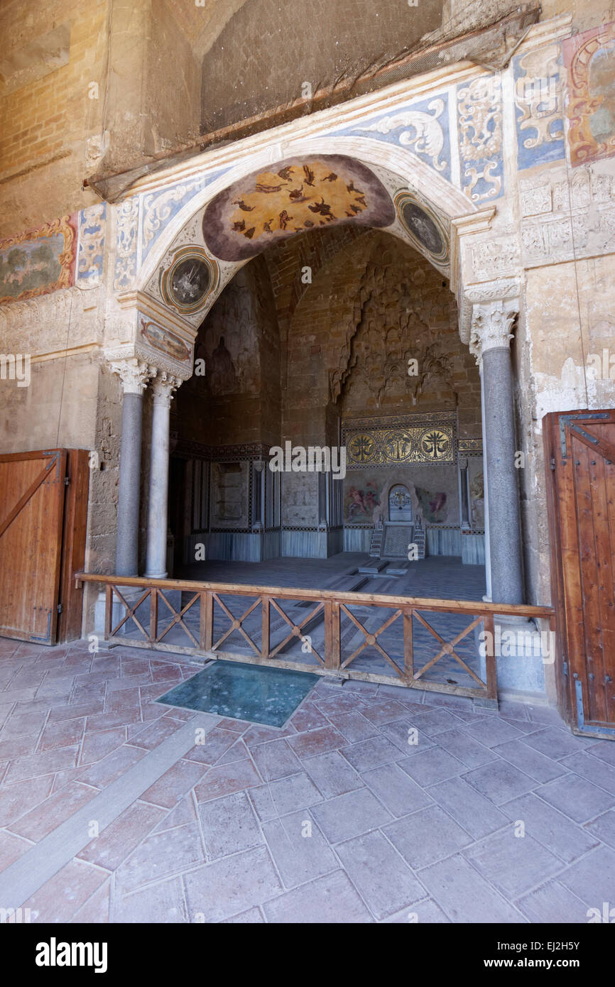 Zisa castle in Palermo, Sicily Stock Photo - Alamy