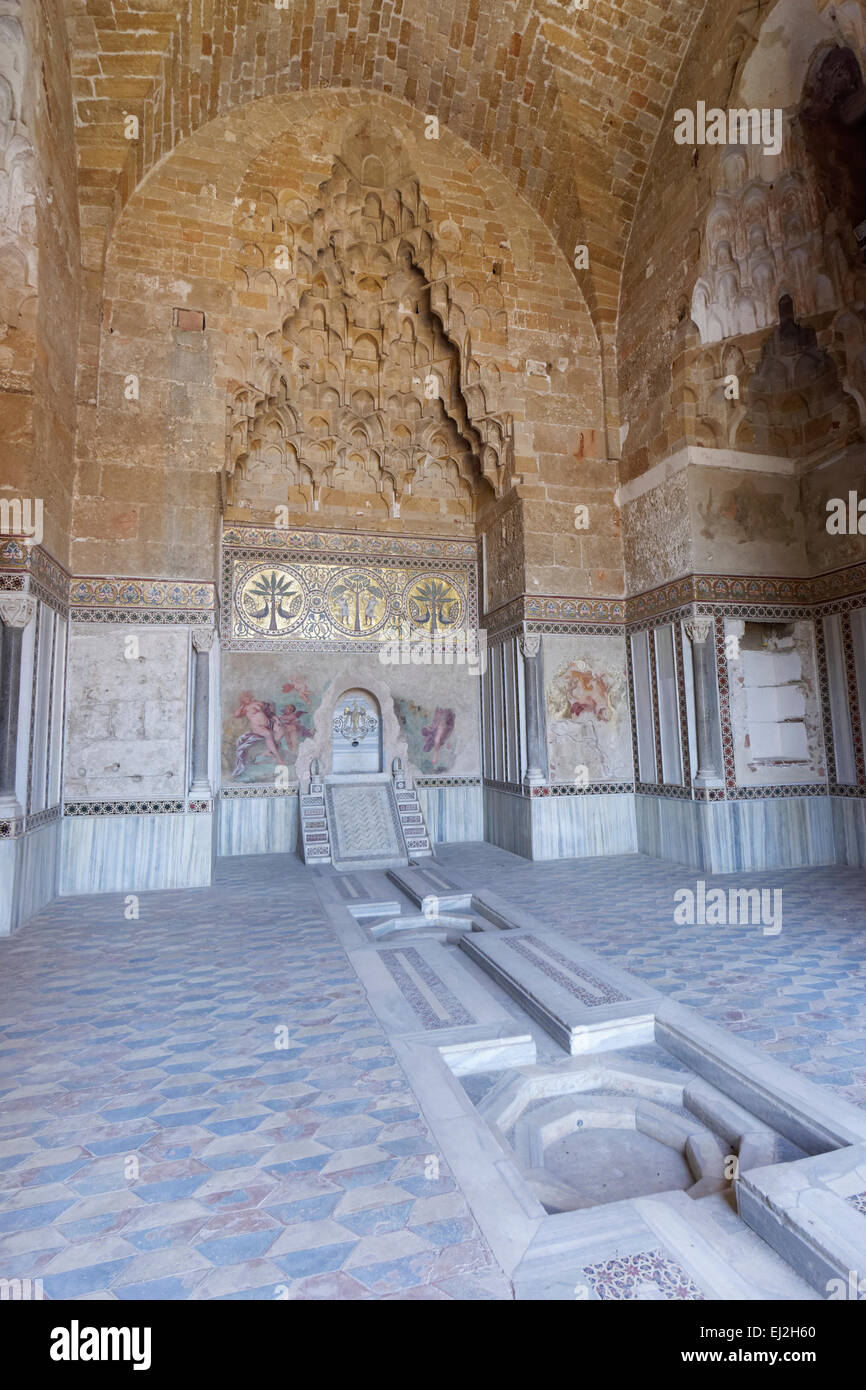 Zisa castle in Palermo, Sicily Stock Photo - Alamy