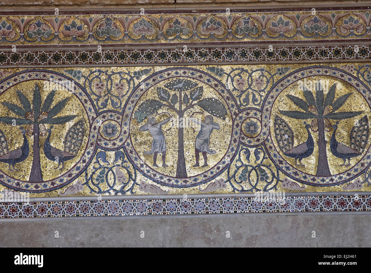 Zisa castle in Palermo, Sicily Stock Photo - Alamy