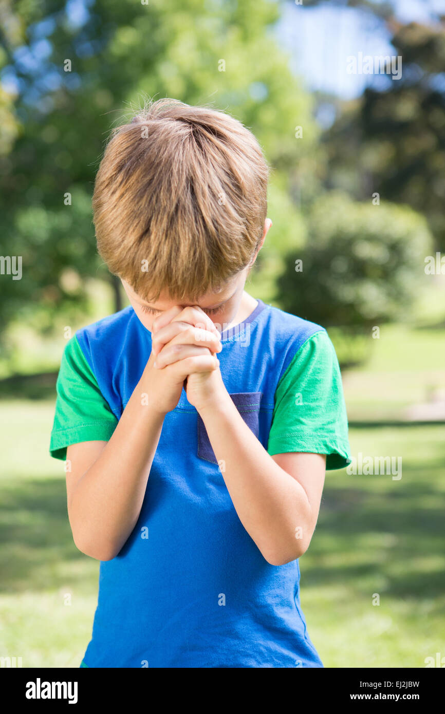 Little boy saying his prayers Stock Photo - Alamy