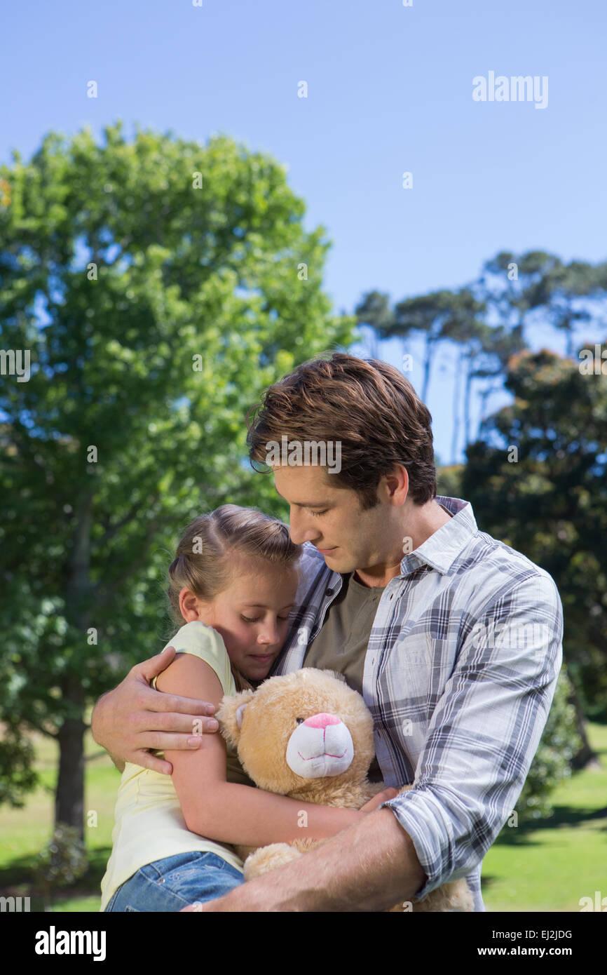 Father daughter hugging hi-res stock photography and images - Alamy
