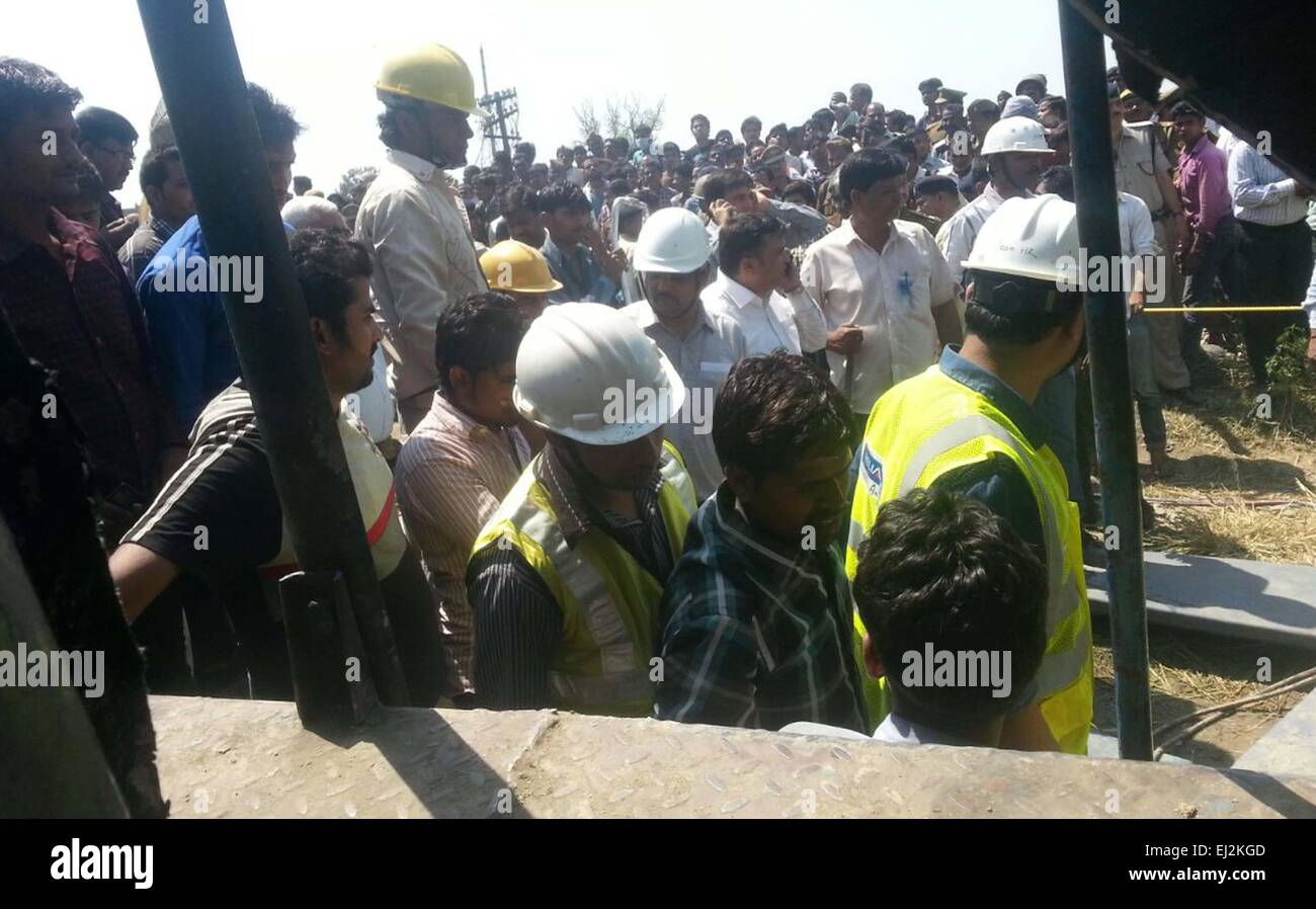 Rae Bareli, India. 20th Mar, 2015. Rescue work carrying on at ...