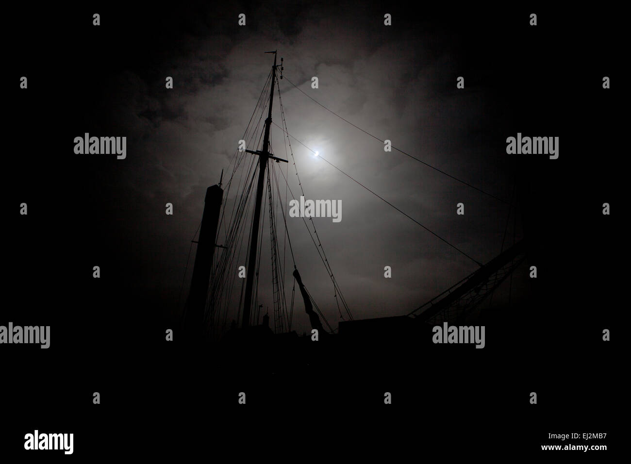 Solar Eclipse over the Harbour Stock Photo - Alamy