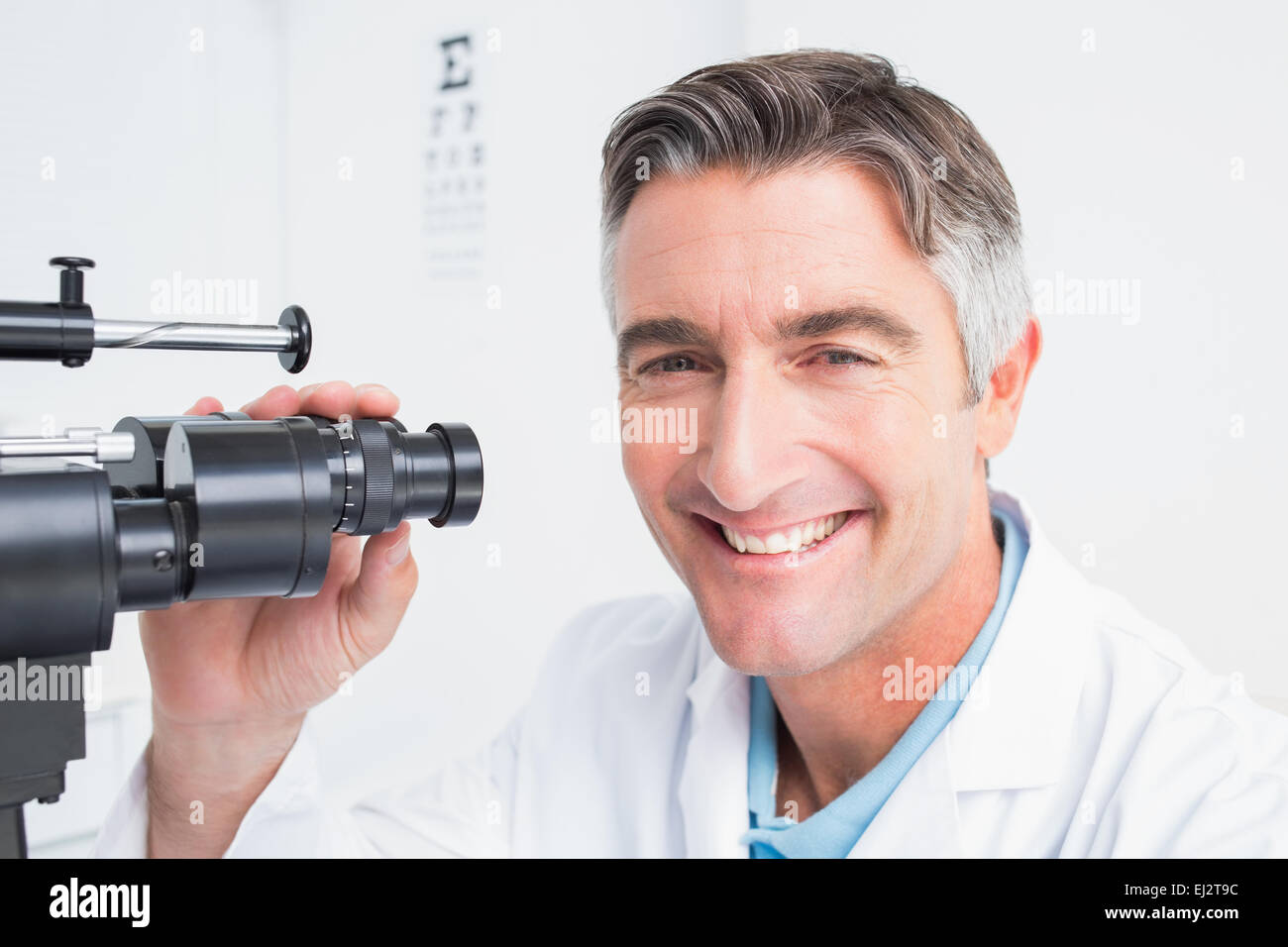 Slit lamp optician hi-res stock photography and images - Alamy