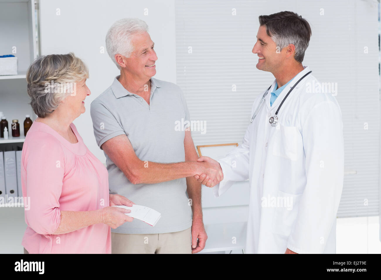 Visiting the sick hi-res stock photography and images - Alamy