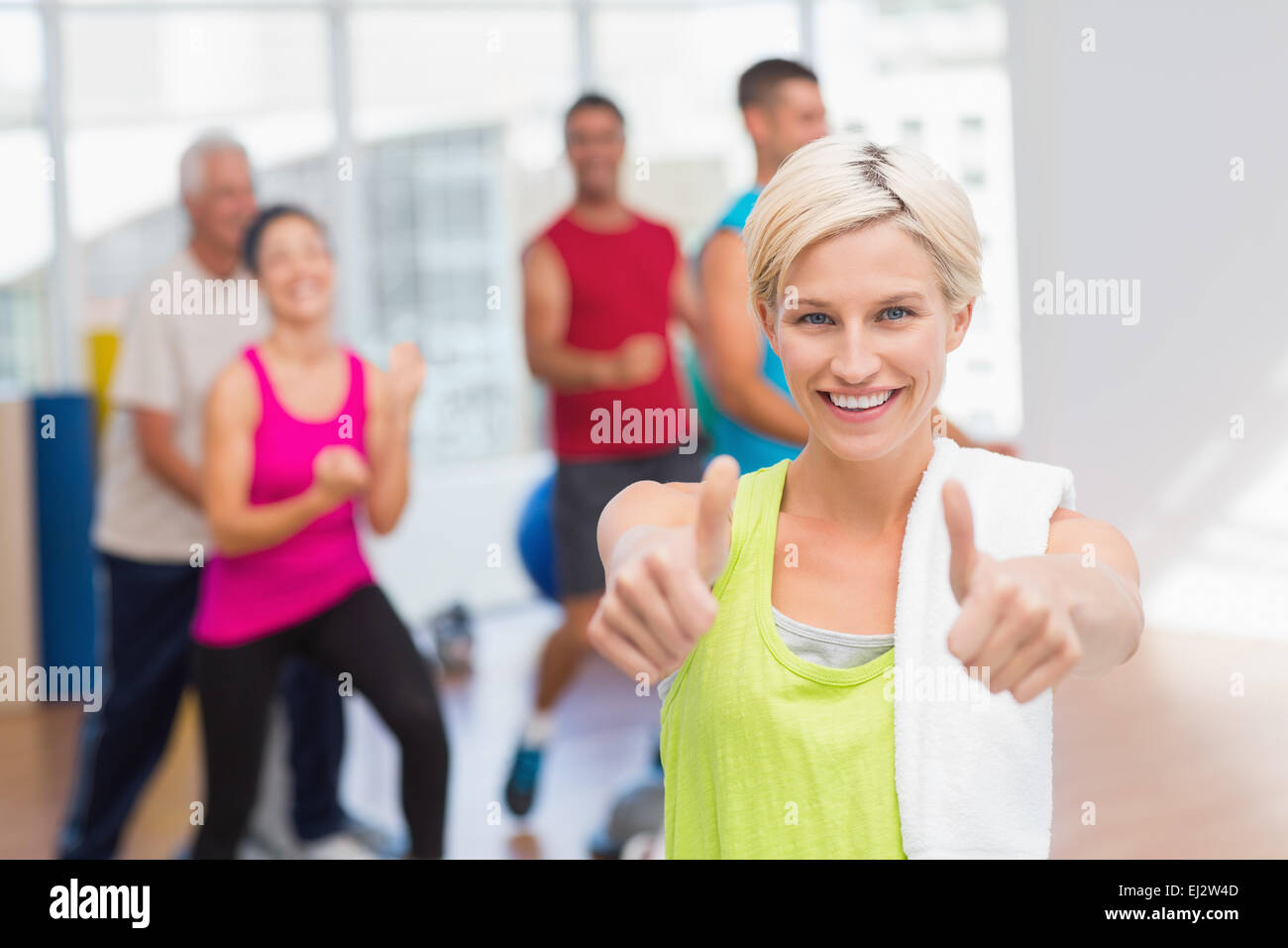 Towel young woman happy gym hi-res stock photography and images - Alamy