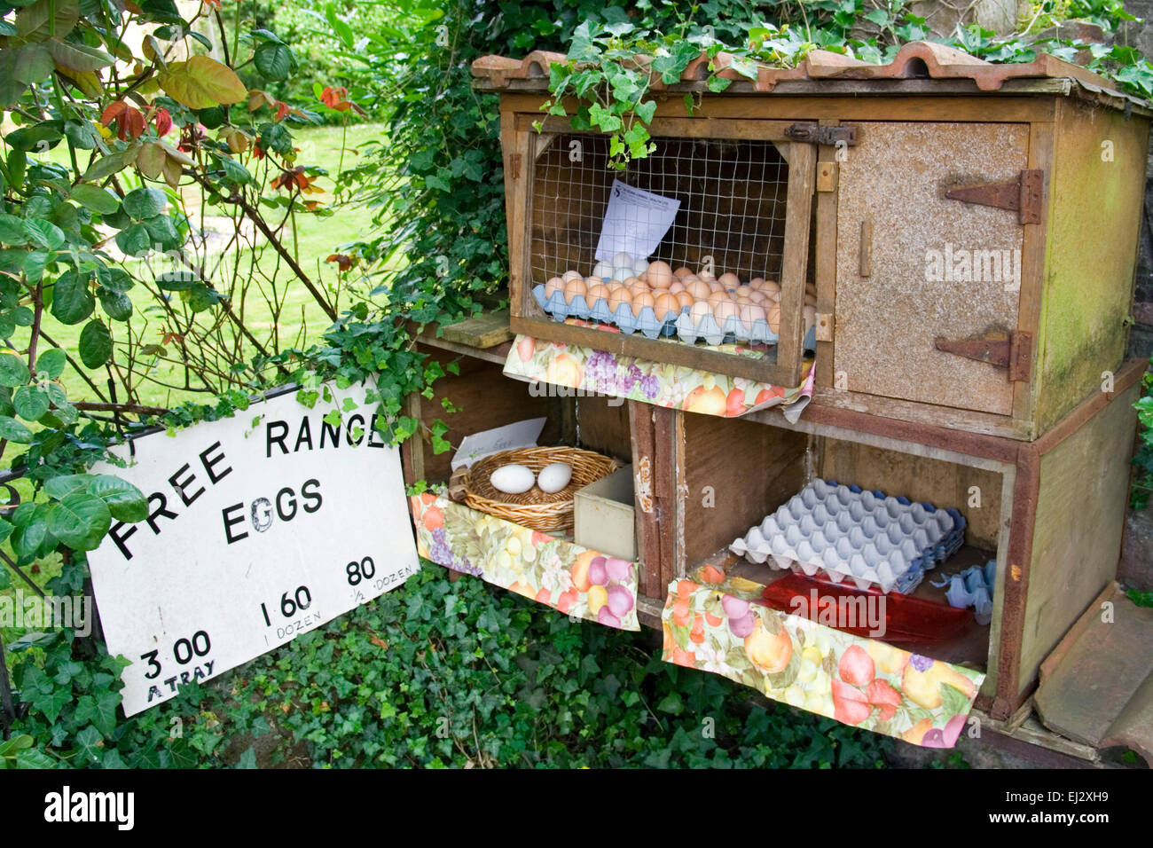Roadside stall selling eggs hi-res stock photography and images - Alamy