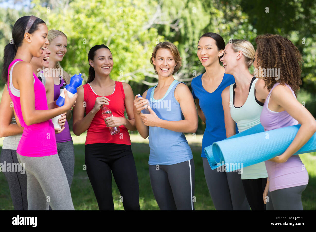 Chatting in the park hi-res stock photography and images - Alamy