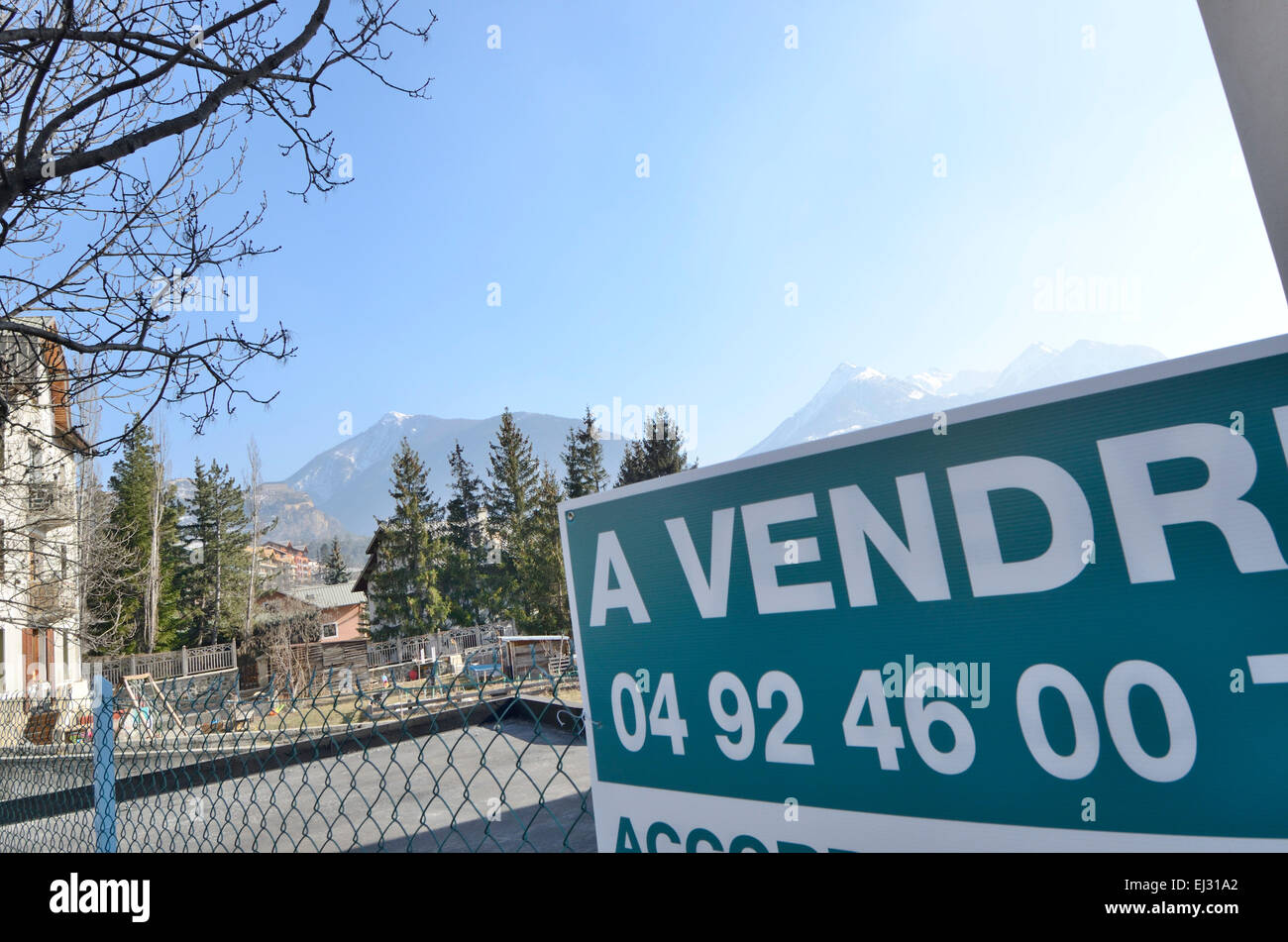 French house sale sign hi-res stock photography and images - Alamy