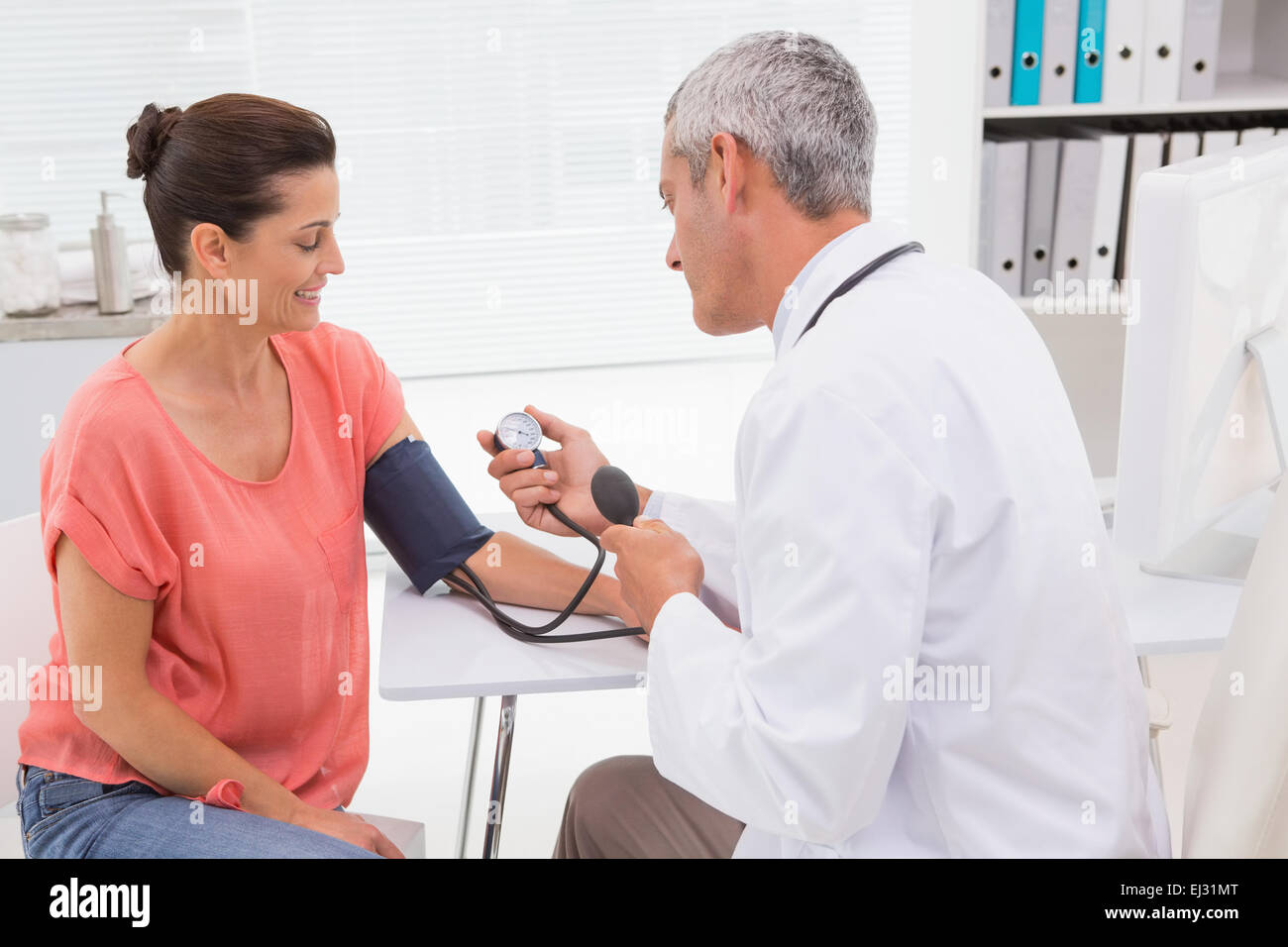 Doctor test patient hi-res stock photography and images - Alamy