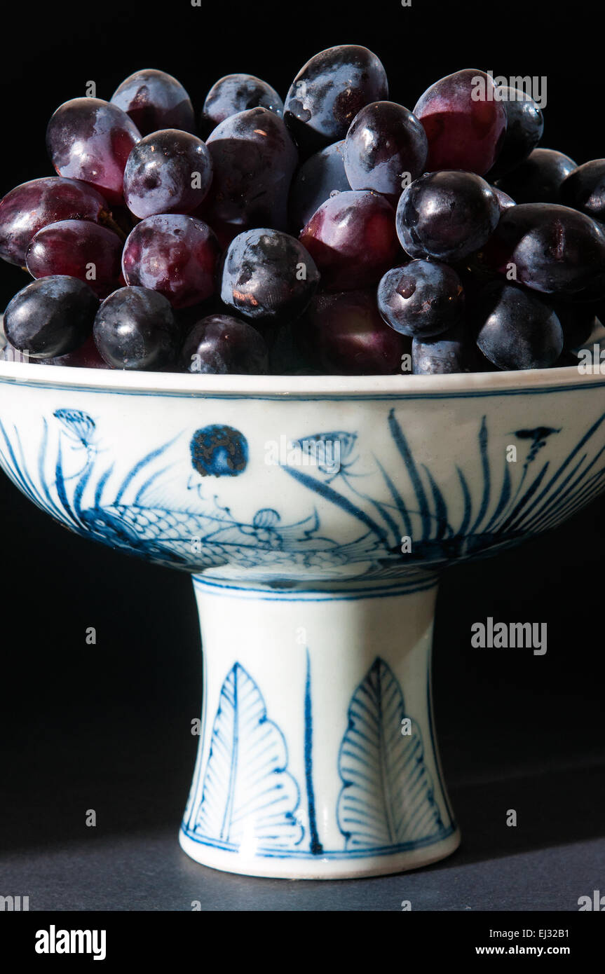 Chinese grapes hi-res stock photography and images - Alamy