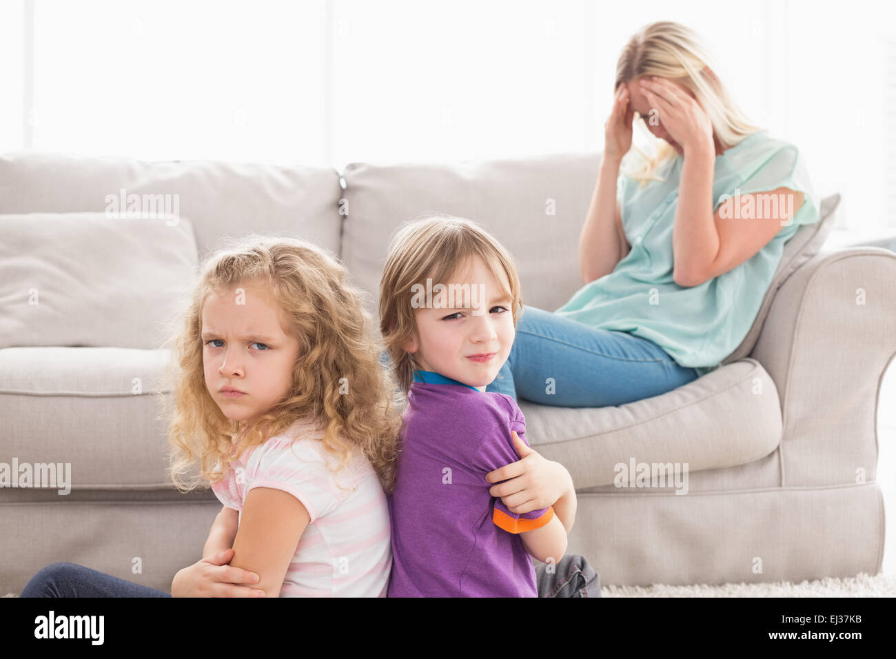 Adult brother sister fighting hi-res stock photography and images - Alamy