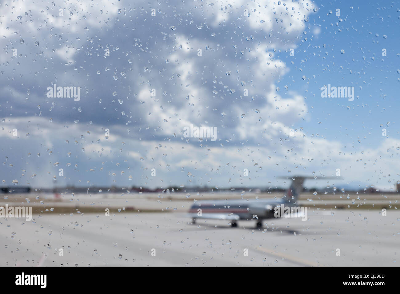 Monsoon rain approaching Albuquerque International Sunport ...