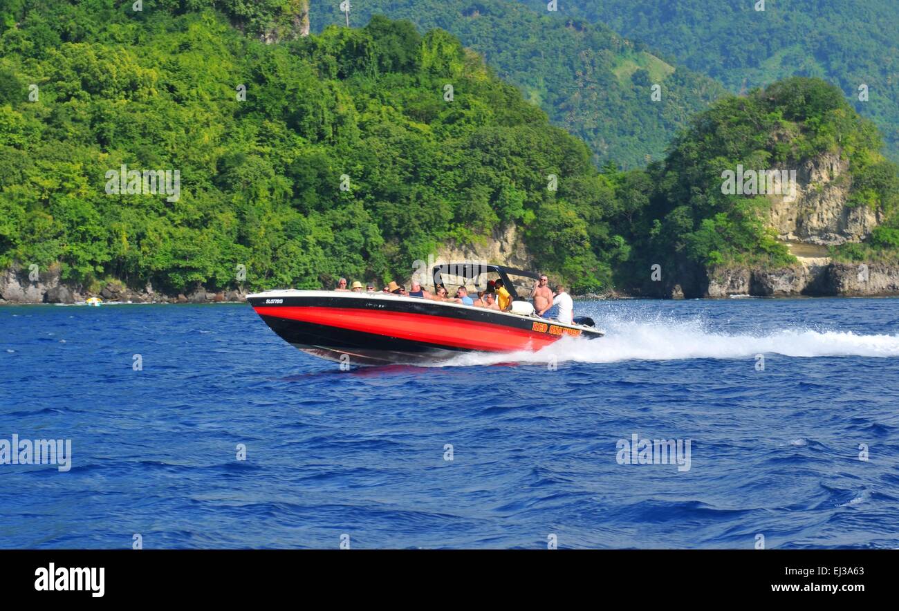 Speed boat caribbean hi-res stock photography and images - Alamy