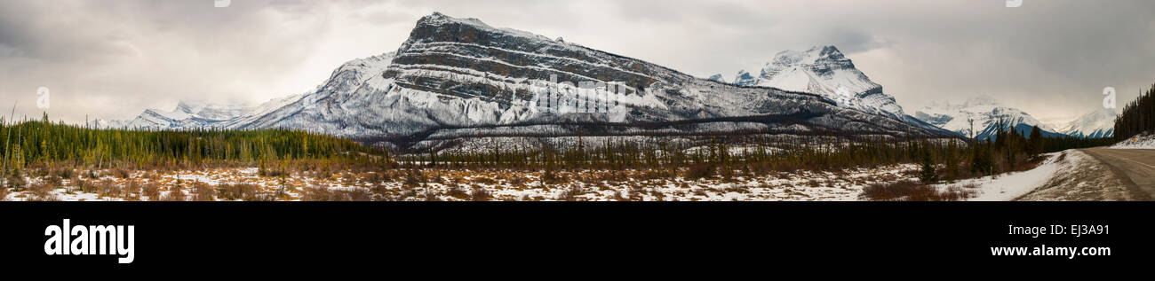 Beautiful canadian winter landscape hi-res stock photography and images ...