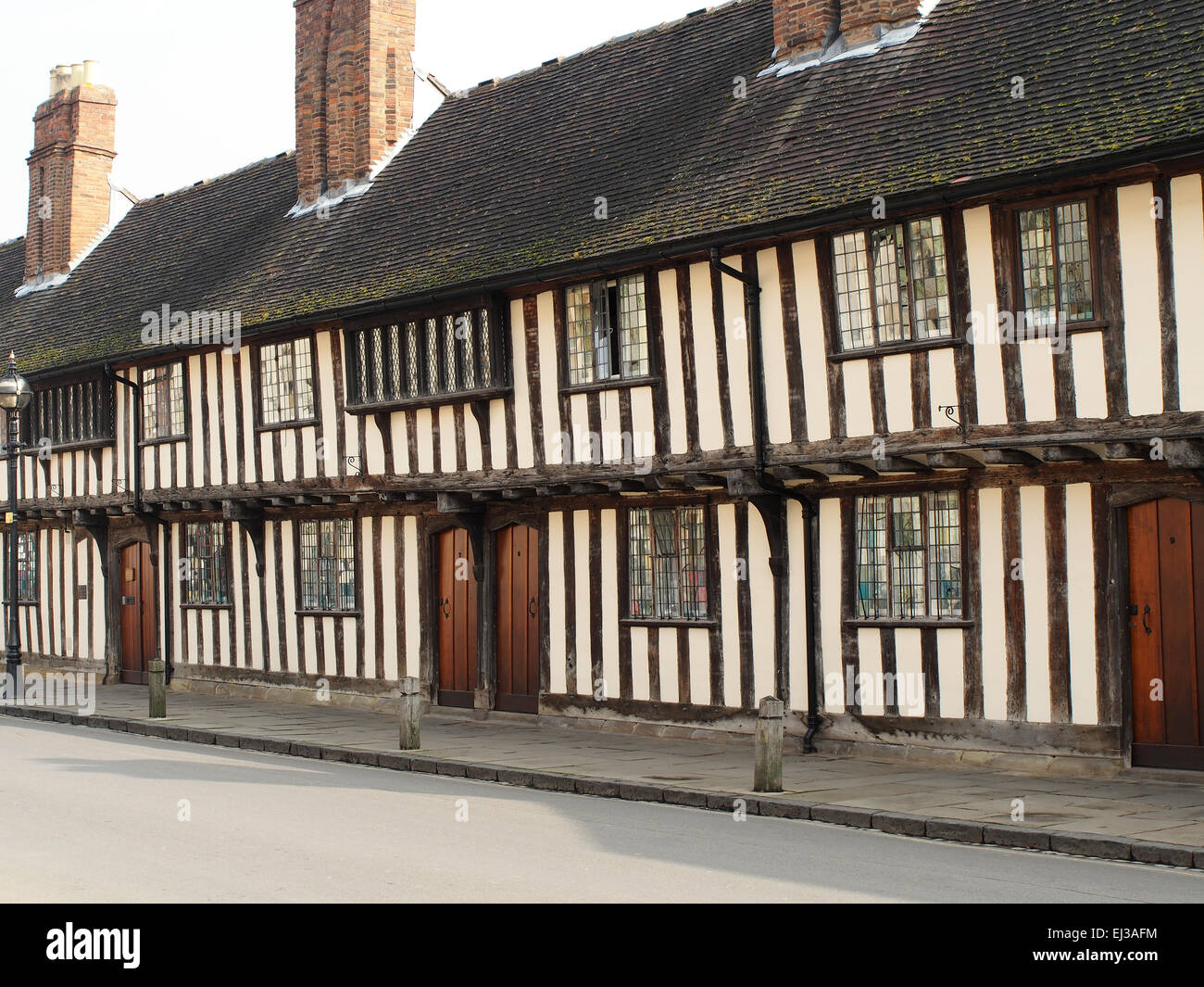 Row of terraced houses hi-res stock photography and images - Alamy