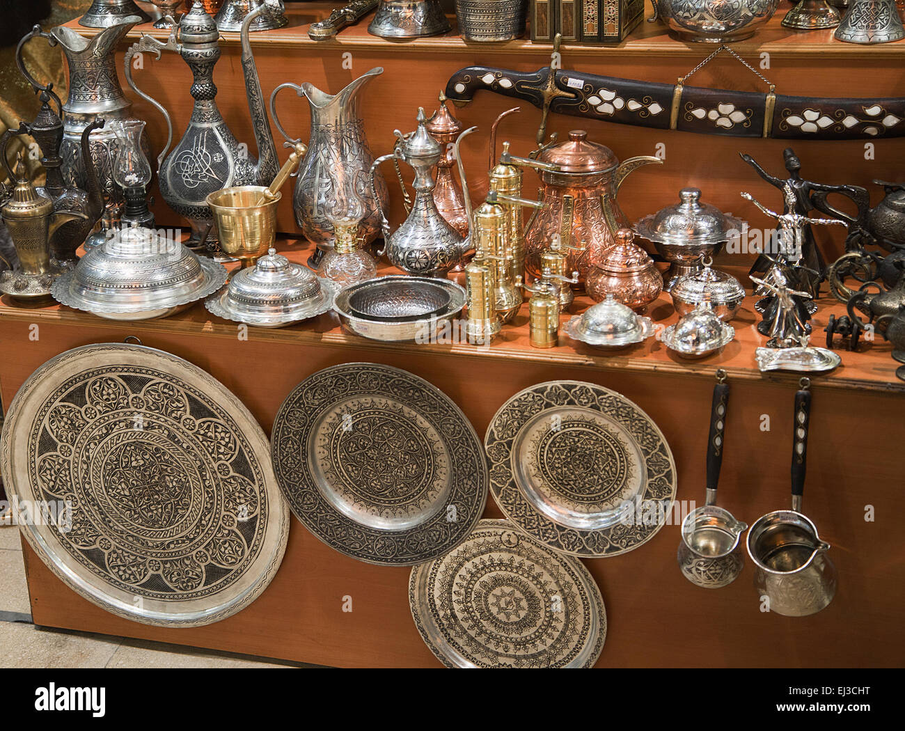 Metal dishware hi-res stock photography and images - Alamy