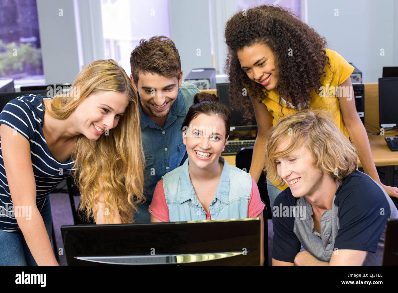 Students using computer hi-res stock photography and images - Alamy
