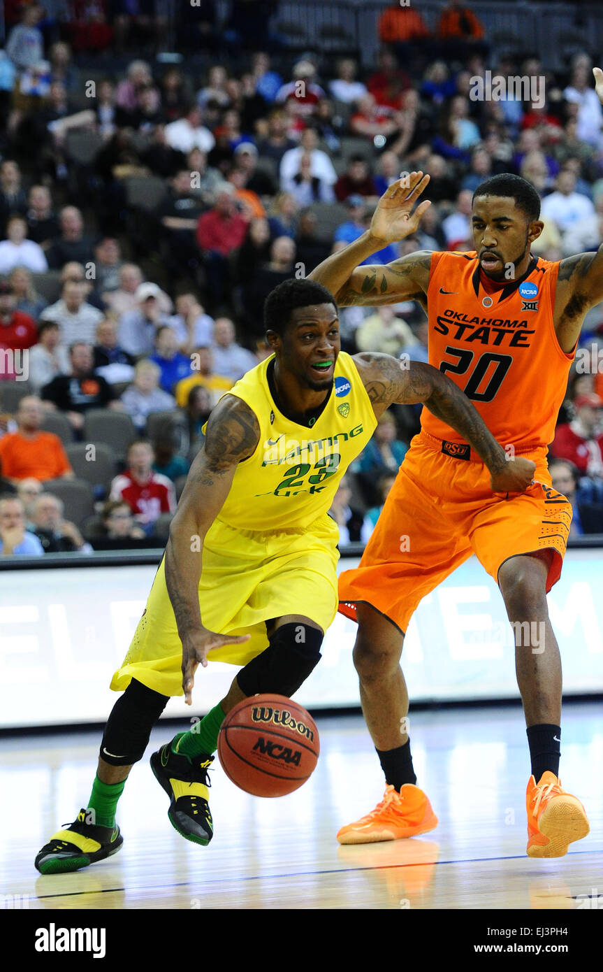 March 20, 2015: Oregon Ducks forward Elgin Cook (23) drives to the ...
