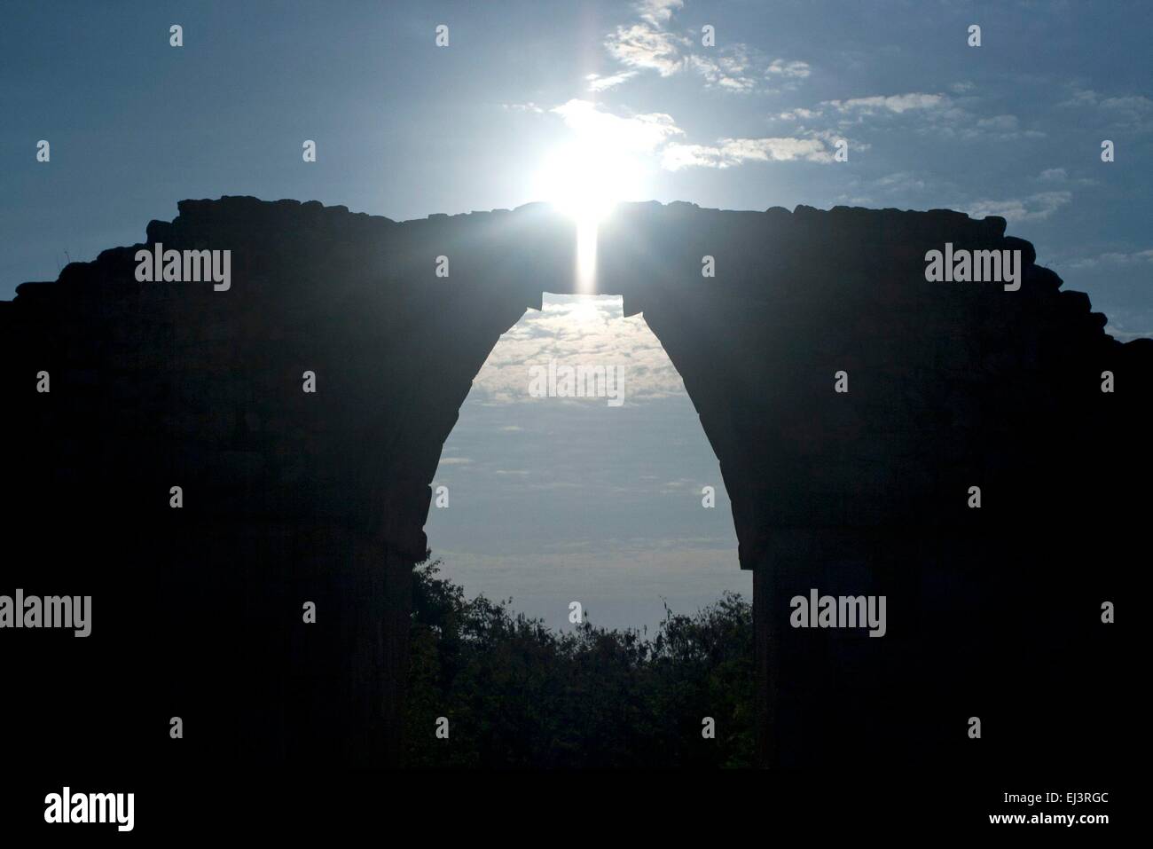 Yucatan, Mexico. 20th Mar, 2015. The sun is seen on the false arch ...