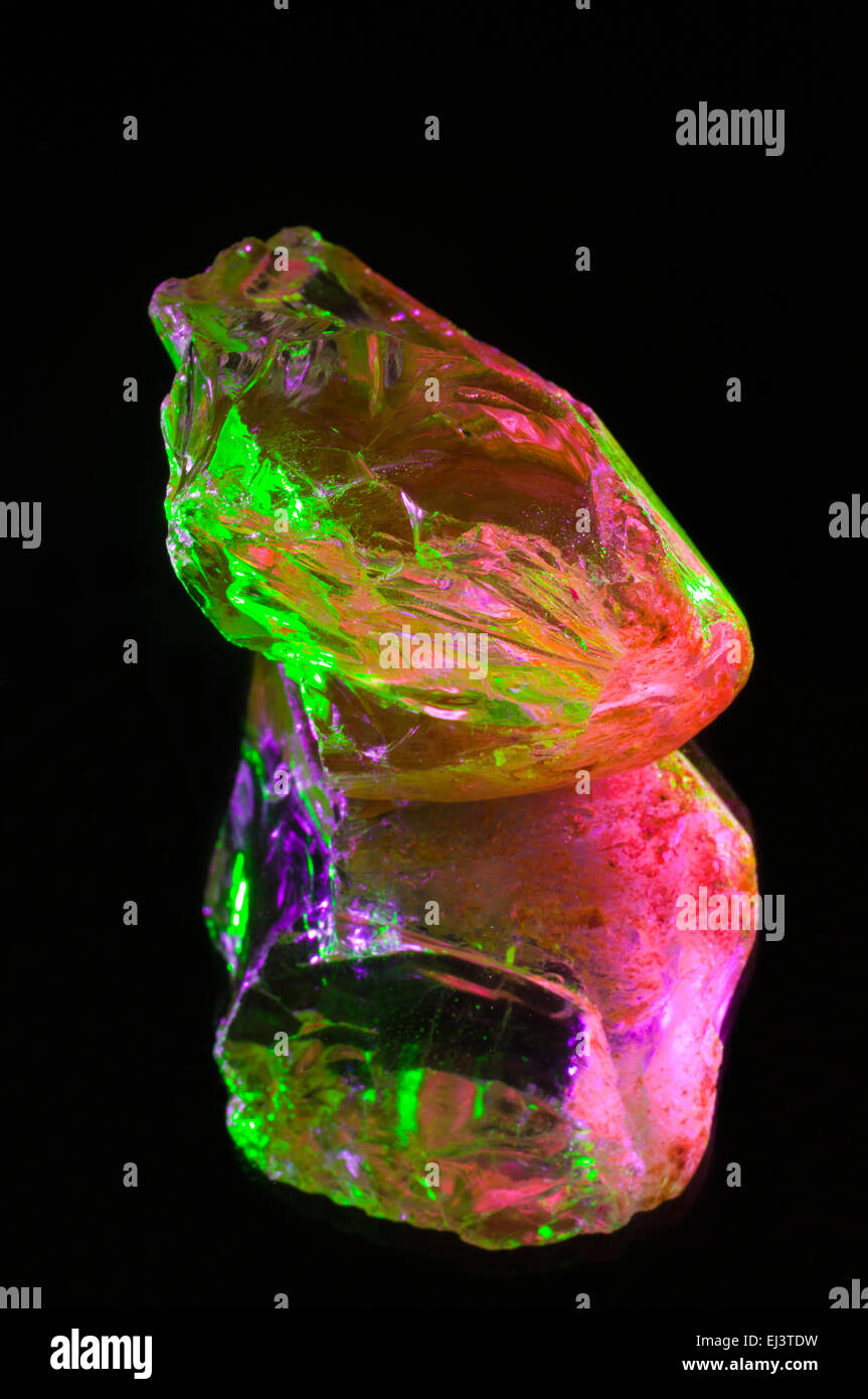 Yellow quartz hi-res stock photography and images - Alamy