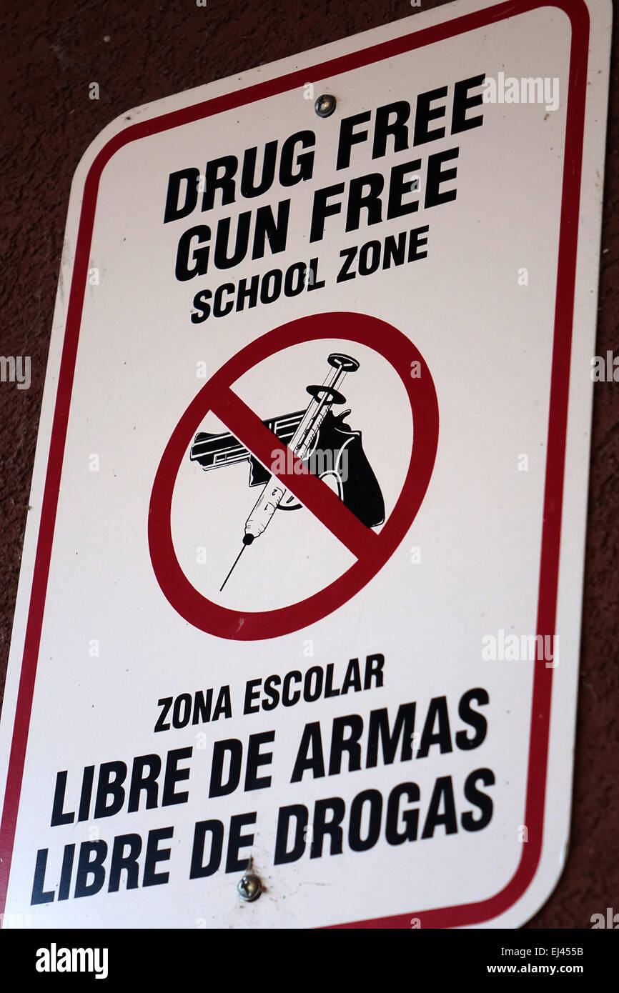 Sign warning signage information hi-res stock photography and images ...