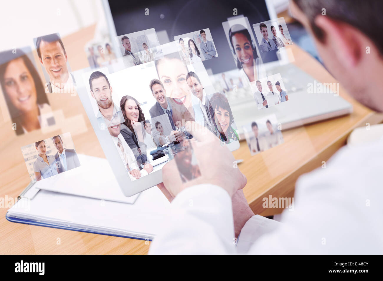 Doctors meeting in conference room hi-res stock photography and images ...