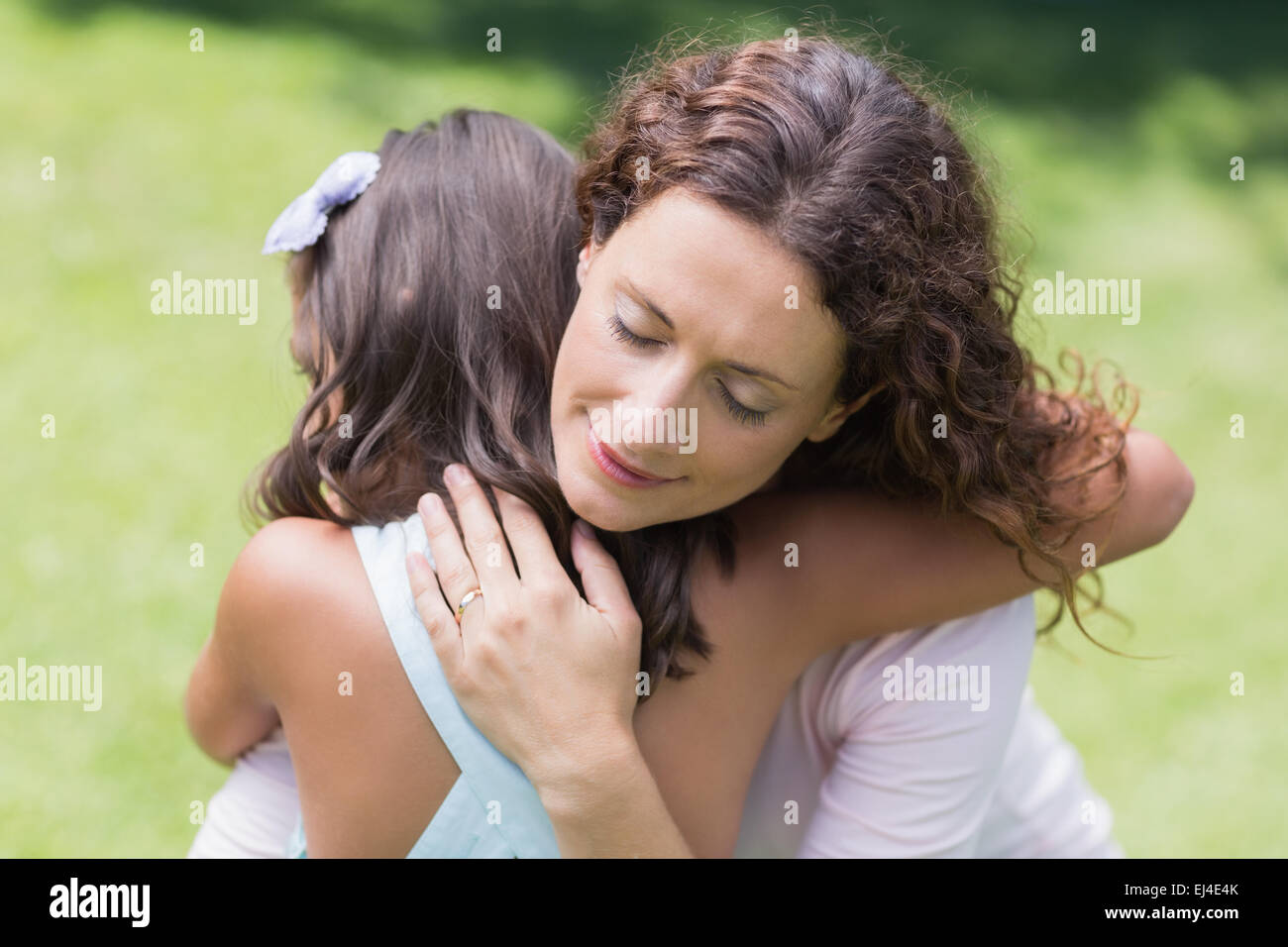 Happy mother daughter hugging hi-res stock photography and images - Alamy