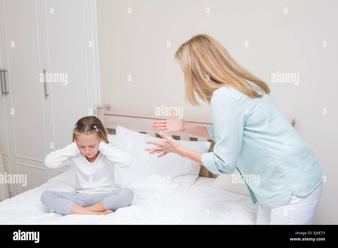 Upset mother daughter hi-res stock photography and images - Alamy