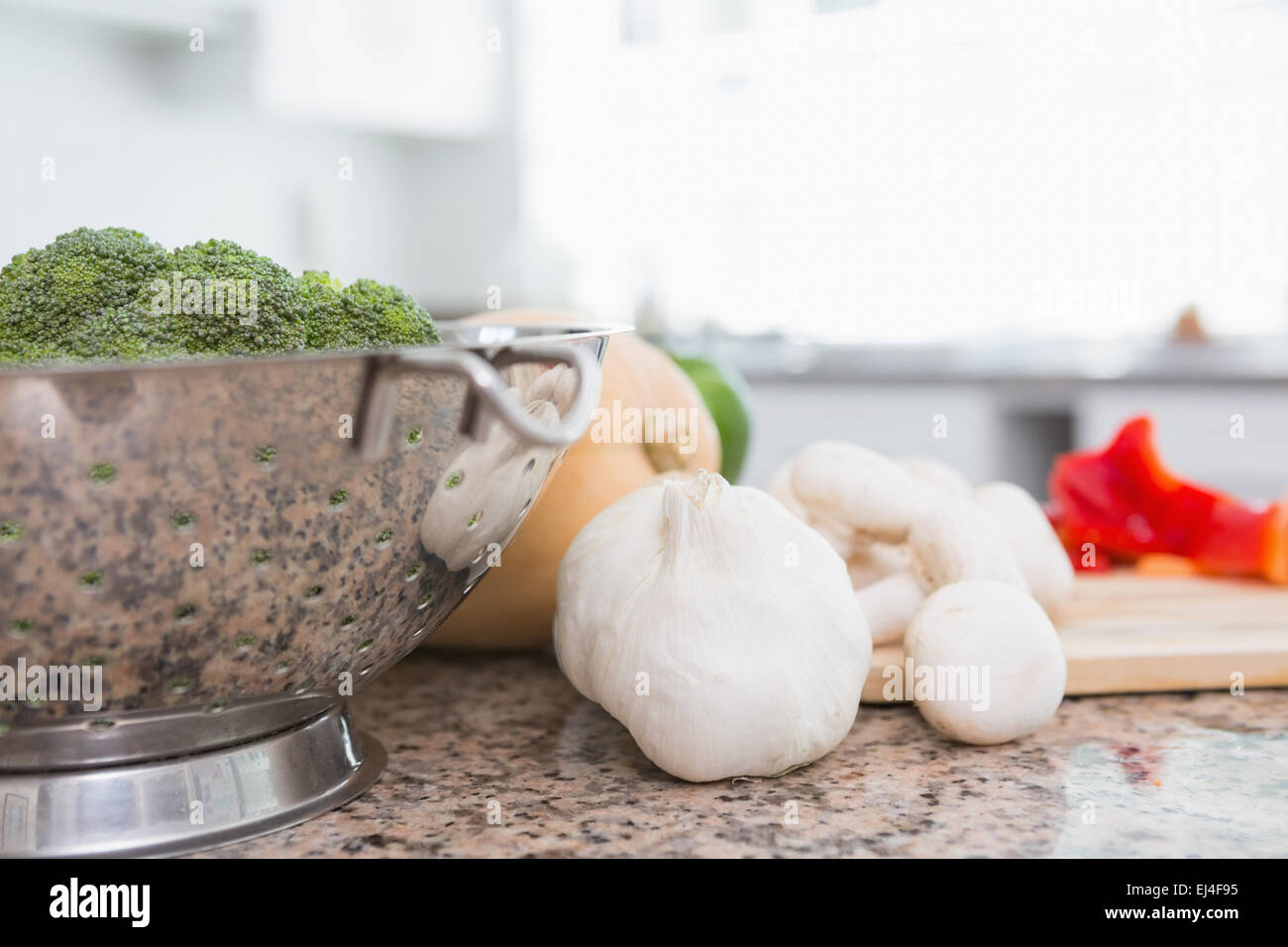Vegetables counter hi-res stock photography and images - Alamy