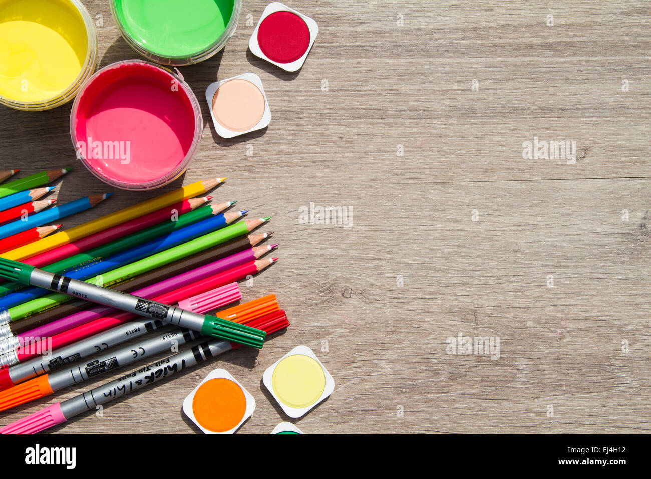 School supplies crayons pen hi-res stock photography and images - Alamy