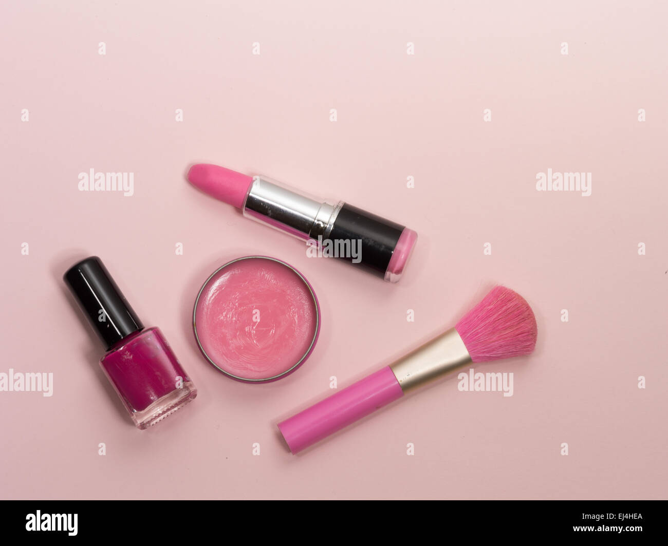 Maroon background silver text hi-res stock photography and images - Alamy