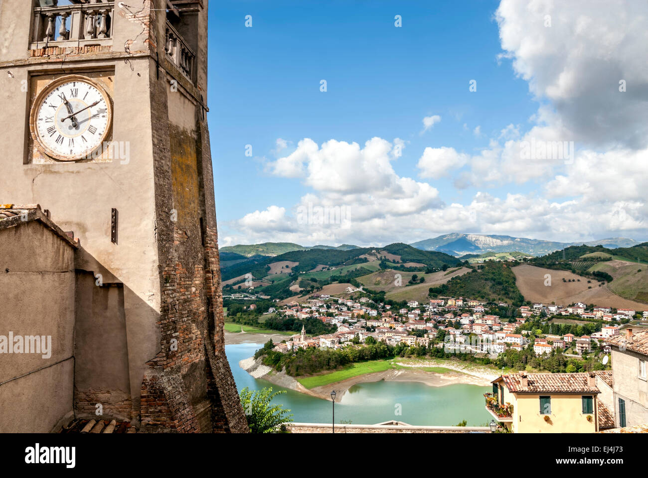 Lago di mercatale hi-res stock photography and images - Alamy