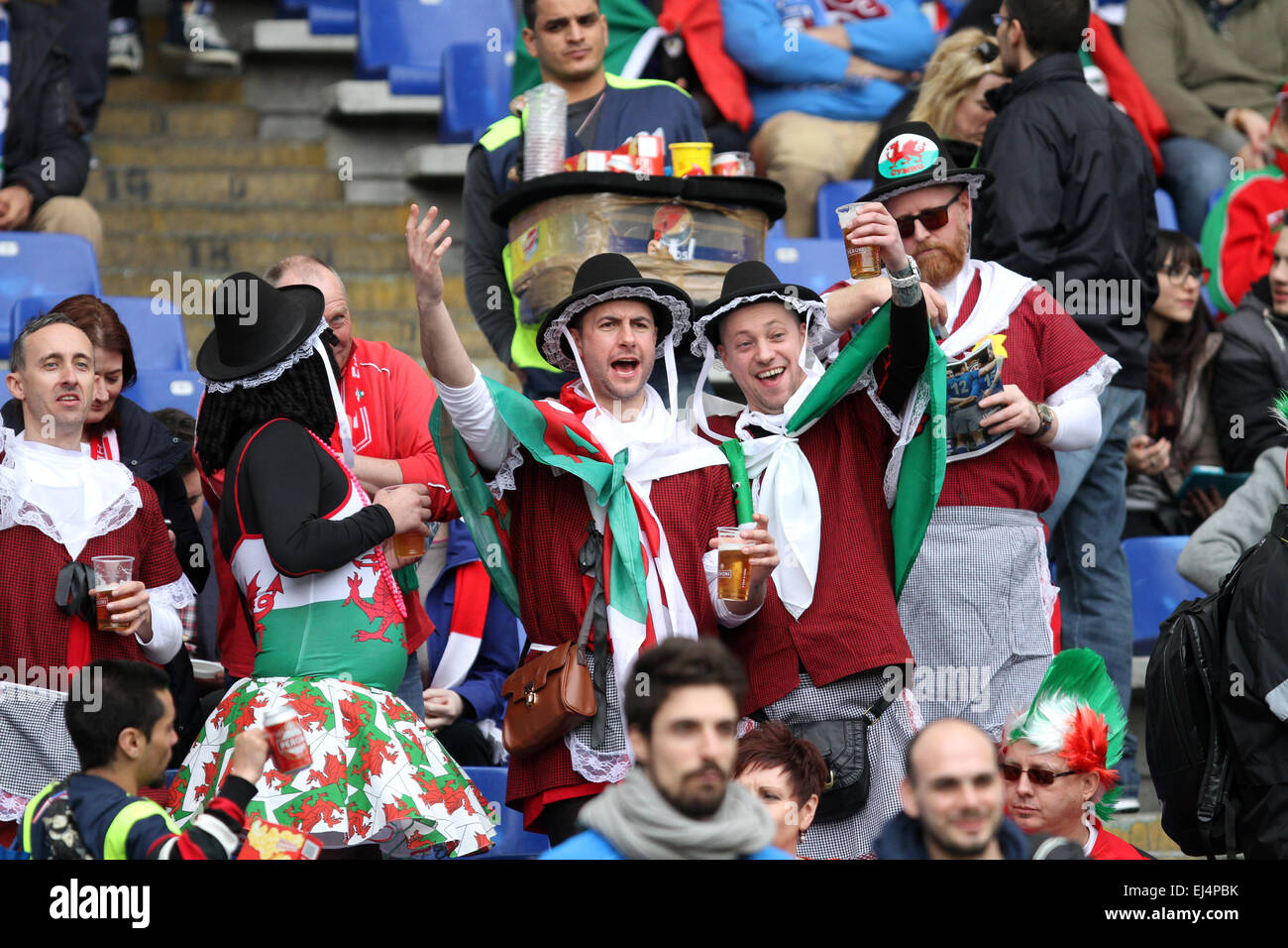 Wales italy rugby six nations hi-res stock photography and images - Alamy