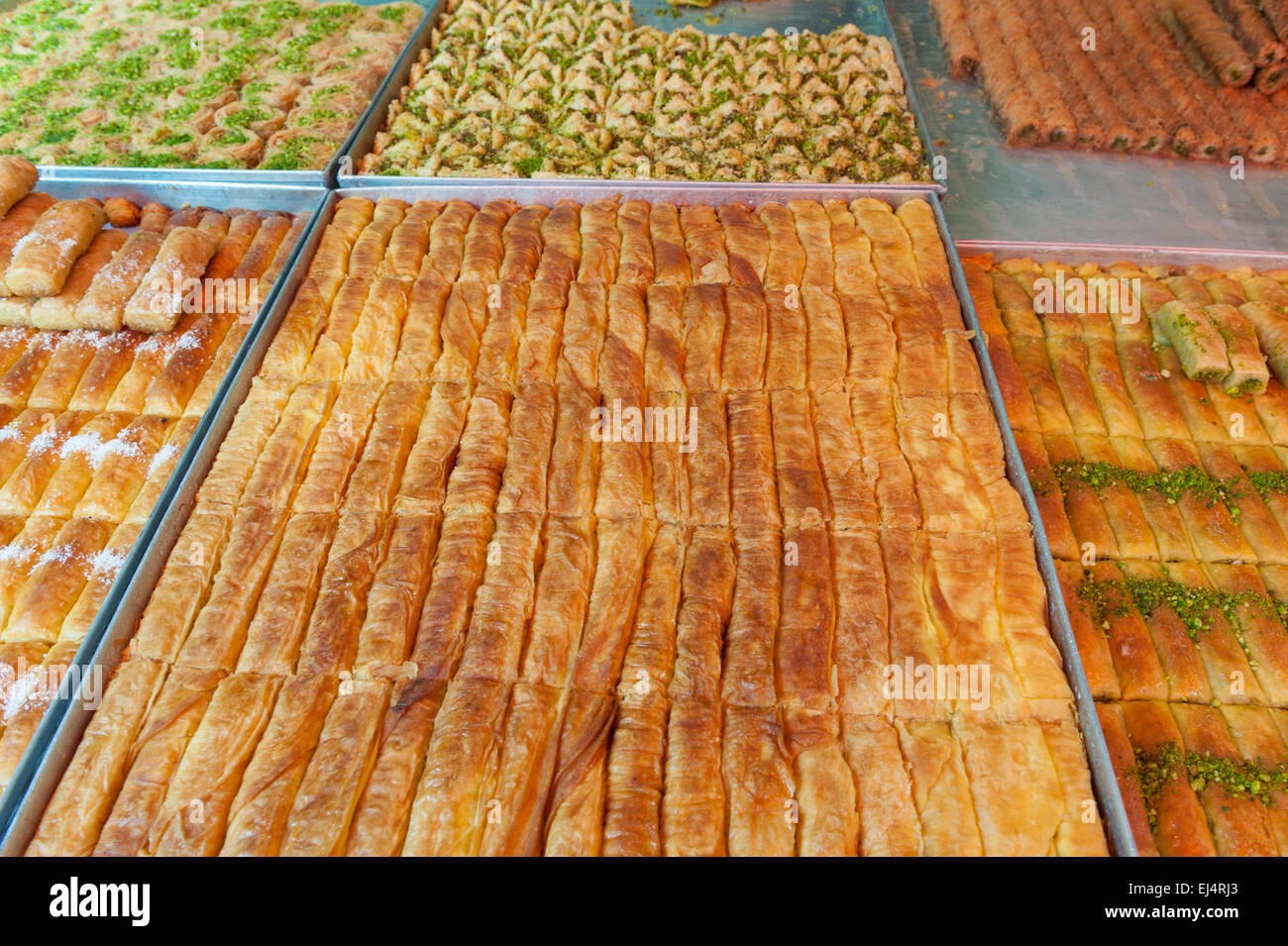 Israel, Tel Aviv-Yafo, Baklava at shuk ha'carmel Stock Photo - Alamy