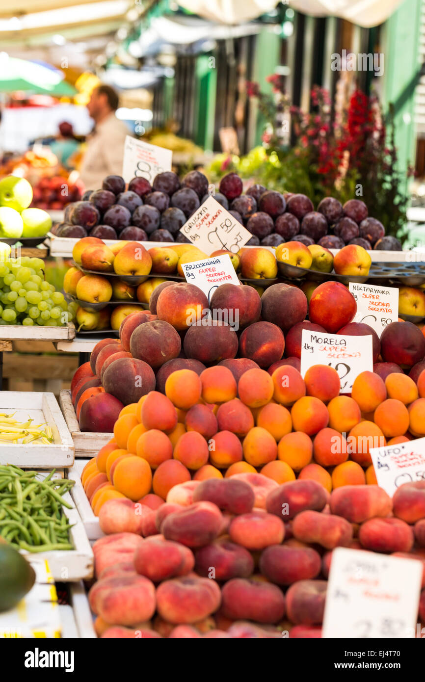 Polish fruit and vegetable market hi-res stock photography and images ...