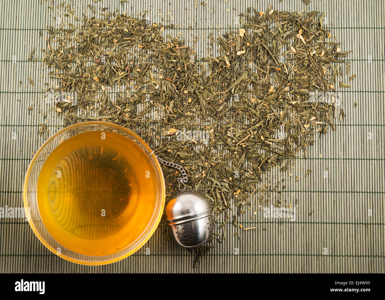 Green tea heart shape topview Stock Photo - Alamy