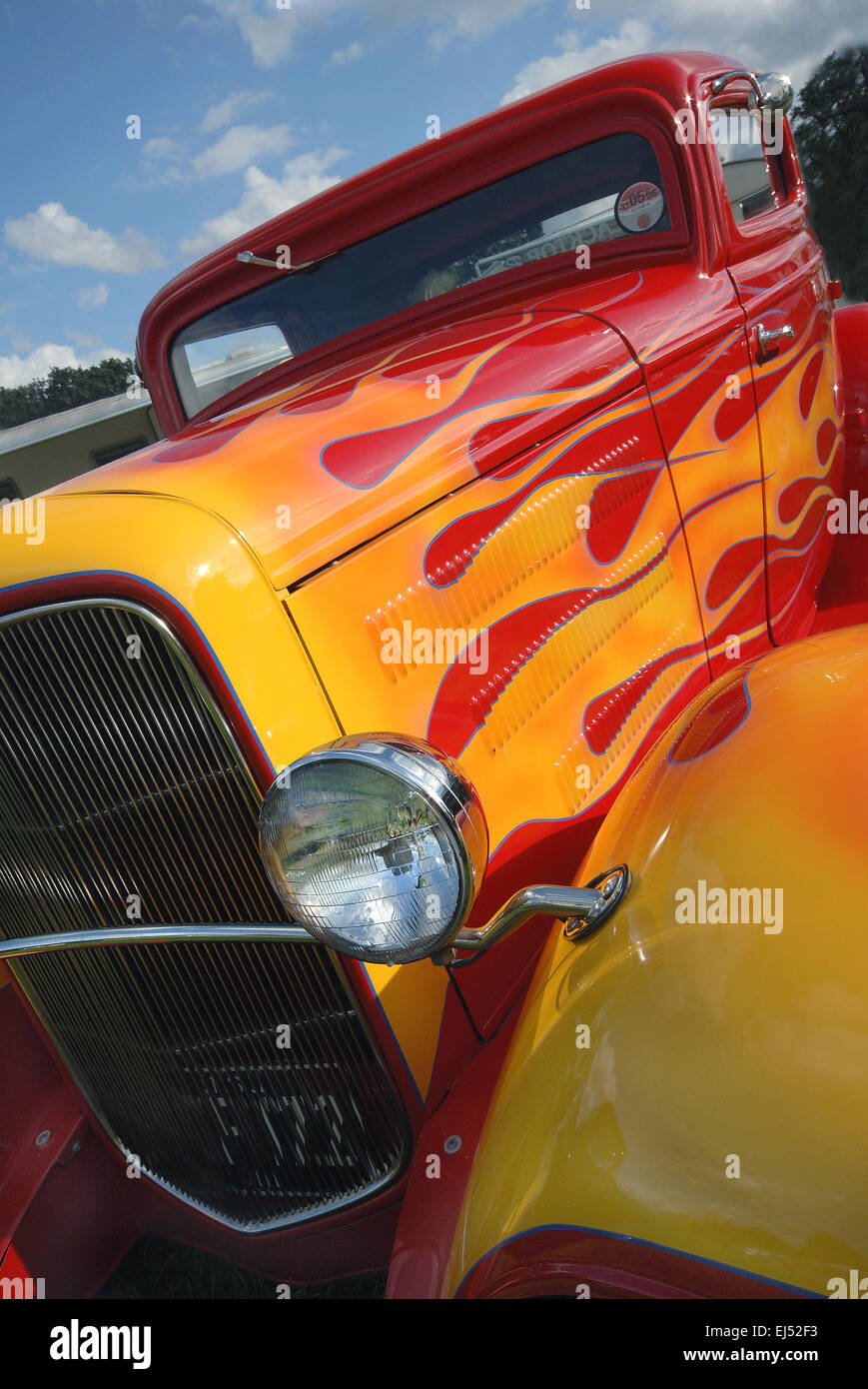 Red and flamed '32 Ford Model B hot rod Stock Photo - Alamy